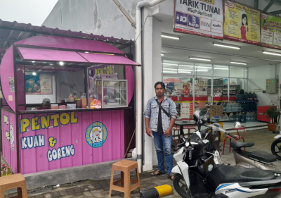 Aji Raja Pentol Asal Magetan, Sukses Berkat Sewa Teras Alfamart Plaosan ...